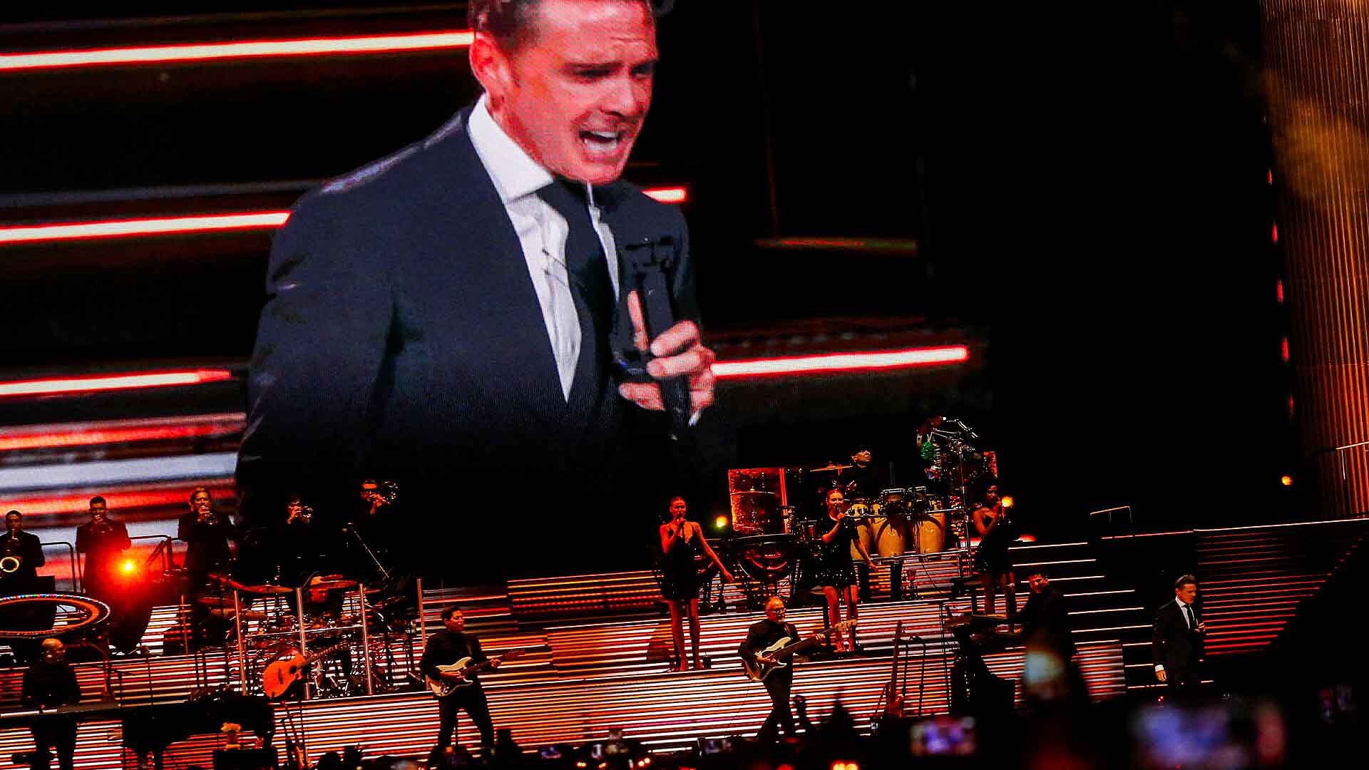 ¿Quién Es Audaz Piloto que Maneja el Dron en Conciertos de Luis Miguel ...