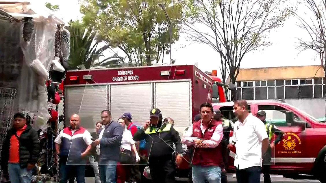 Bomberos de CDMX Sofocan Incendio Puestos Semifijos de La Merced | N+