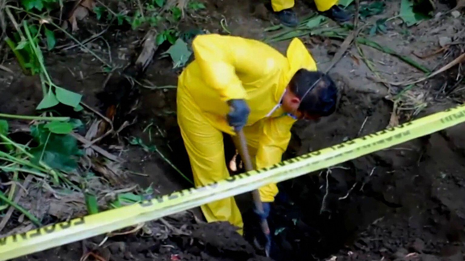Encuentran Más Cuerpos en Fosa Clandestina de Mexicali | N+