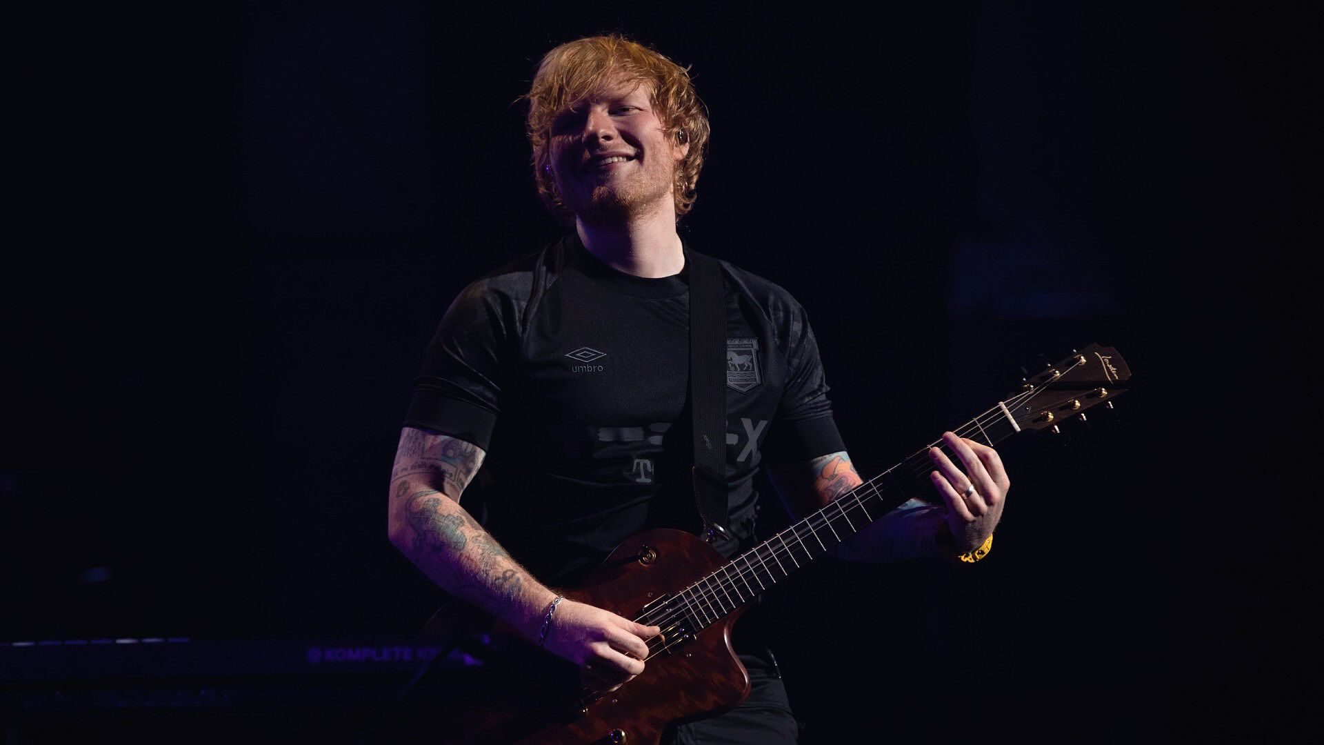 Ed Sheeran Sorprende a Novios en Plena Boda | N+