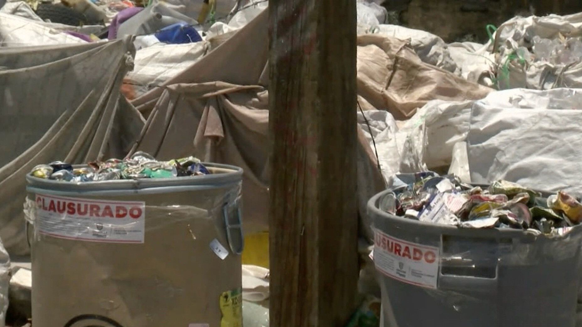 Clausuran Espacio Utilizado para Acumular Plástico y Cartón | N+