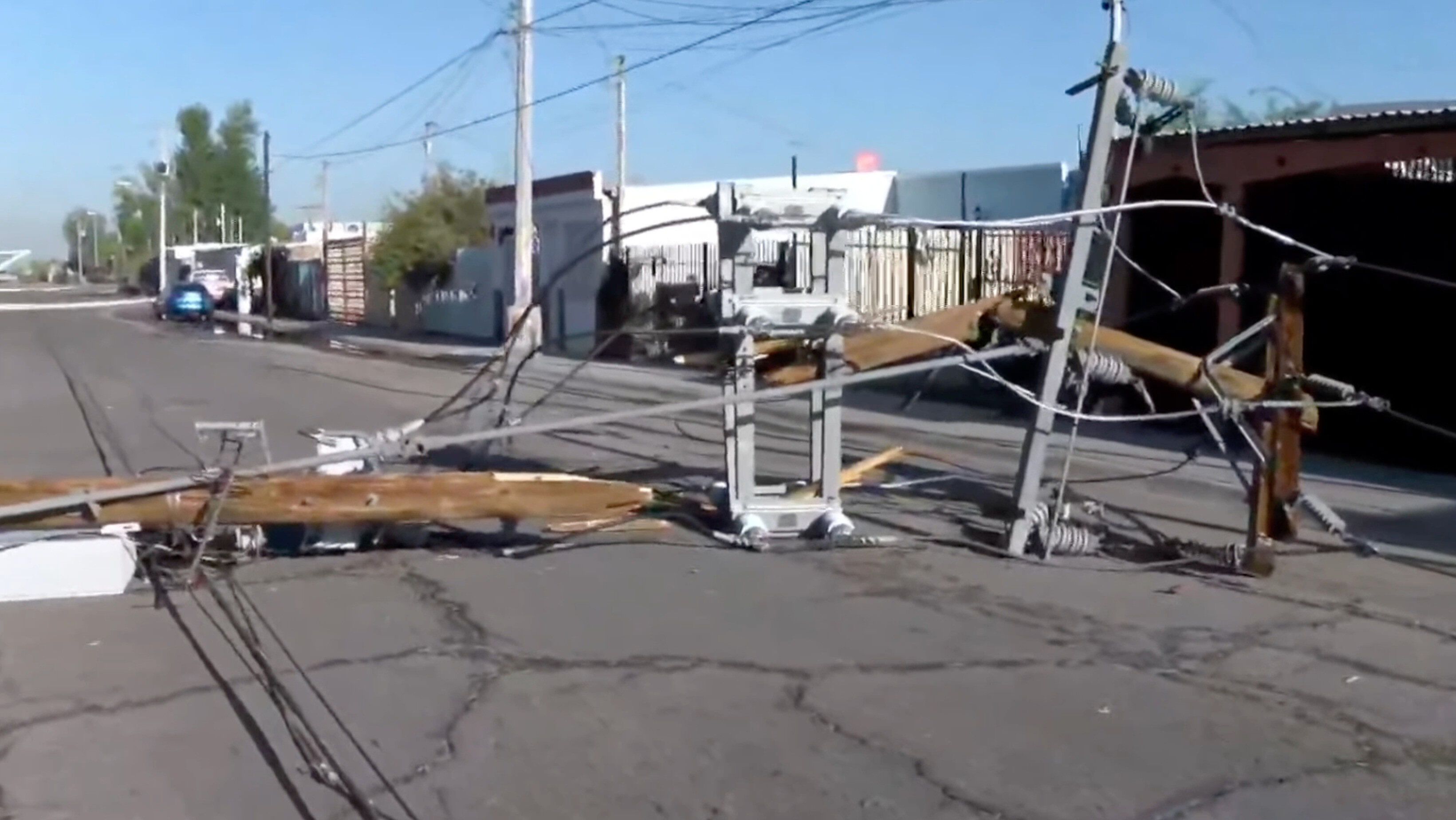 Tormenta Derriba Siete Postes y Deja Sin Luz a Vecinos en Colonia Real ...